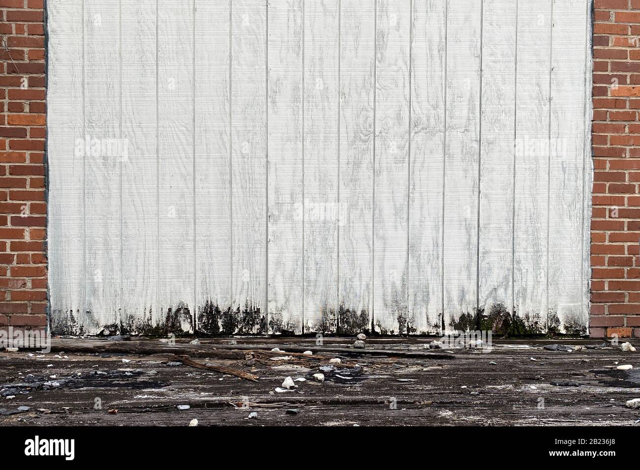 Back alley doors hi-res stock photography and images - Alamy