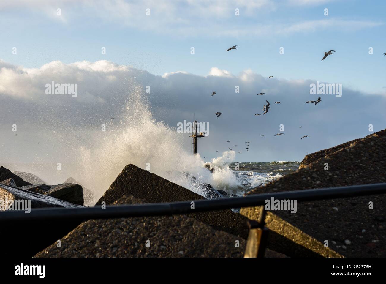 Flying water hi-res stock photography and images - Alamy