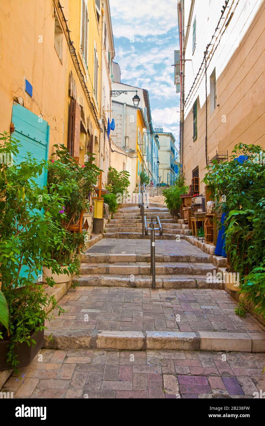 Marseiller hi-res stock photography and images - Alamy