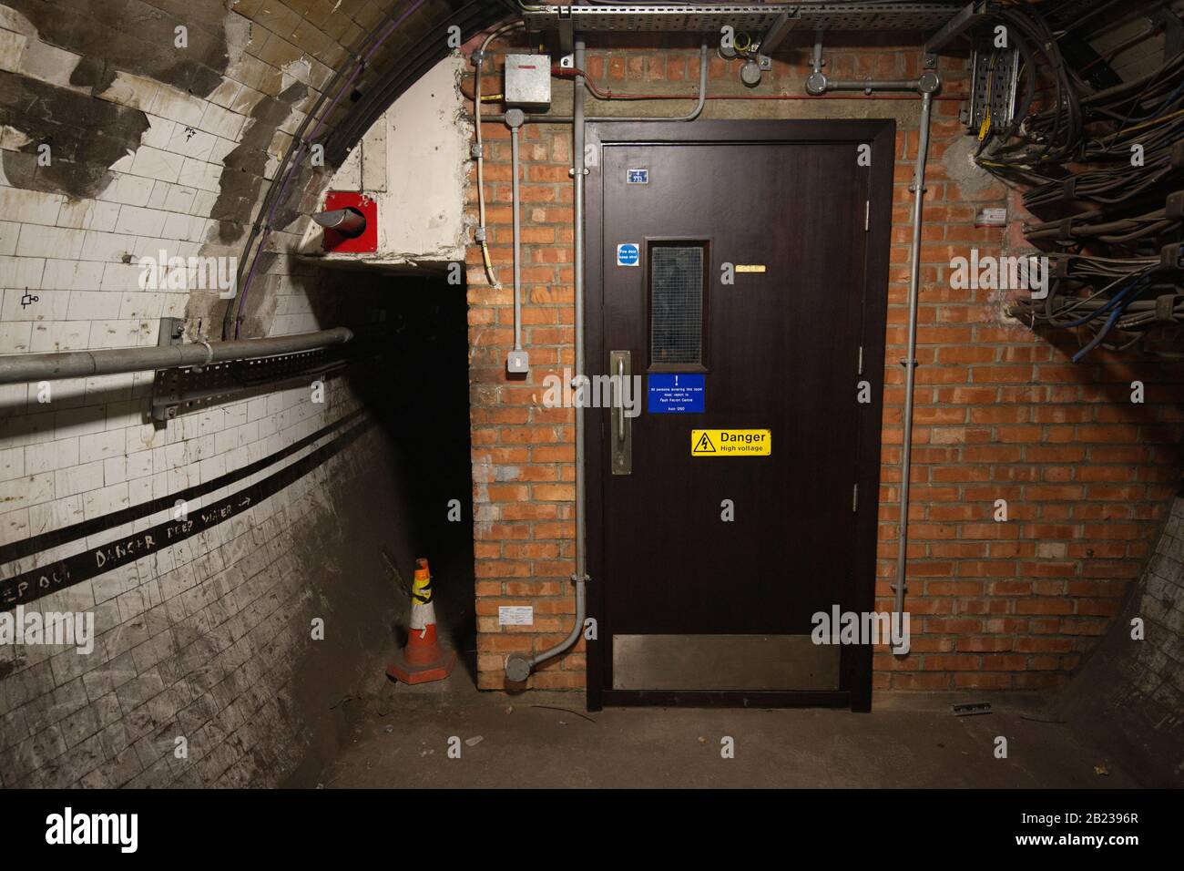 Abandoned fire station london hi-res stock photography and images - Alamy