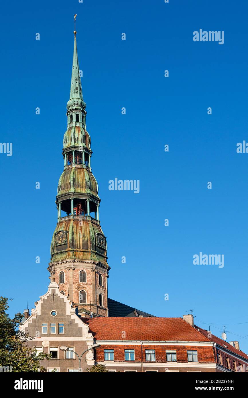 Riga - Kirche St. Peter Stock Photo - Alamy