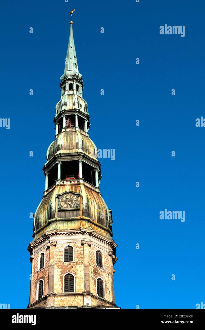 Riga - Kirche St. Peter Stock Photo - Alamy
