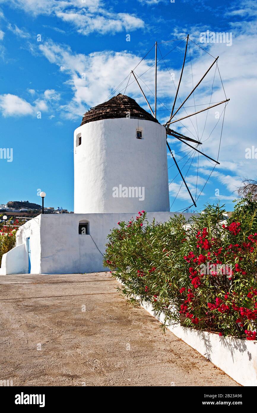 Windmuehle auf santorin in Griechenland Stock Photo - Alamy