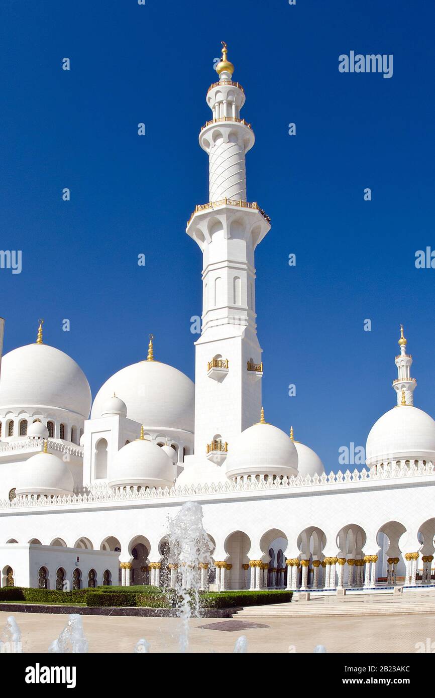 Scheich zayed moschee hi-res stock photography and images - Alamy