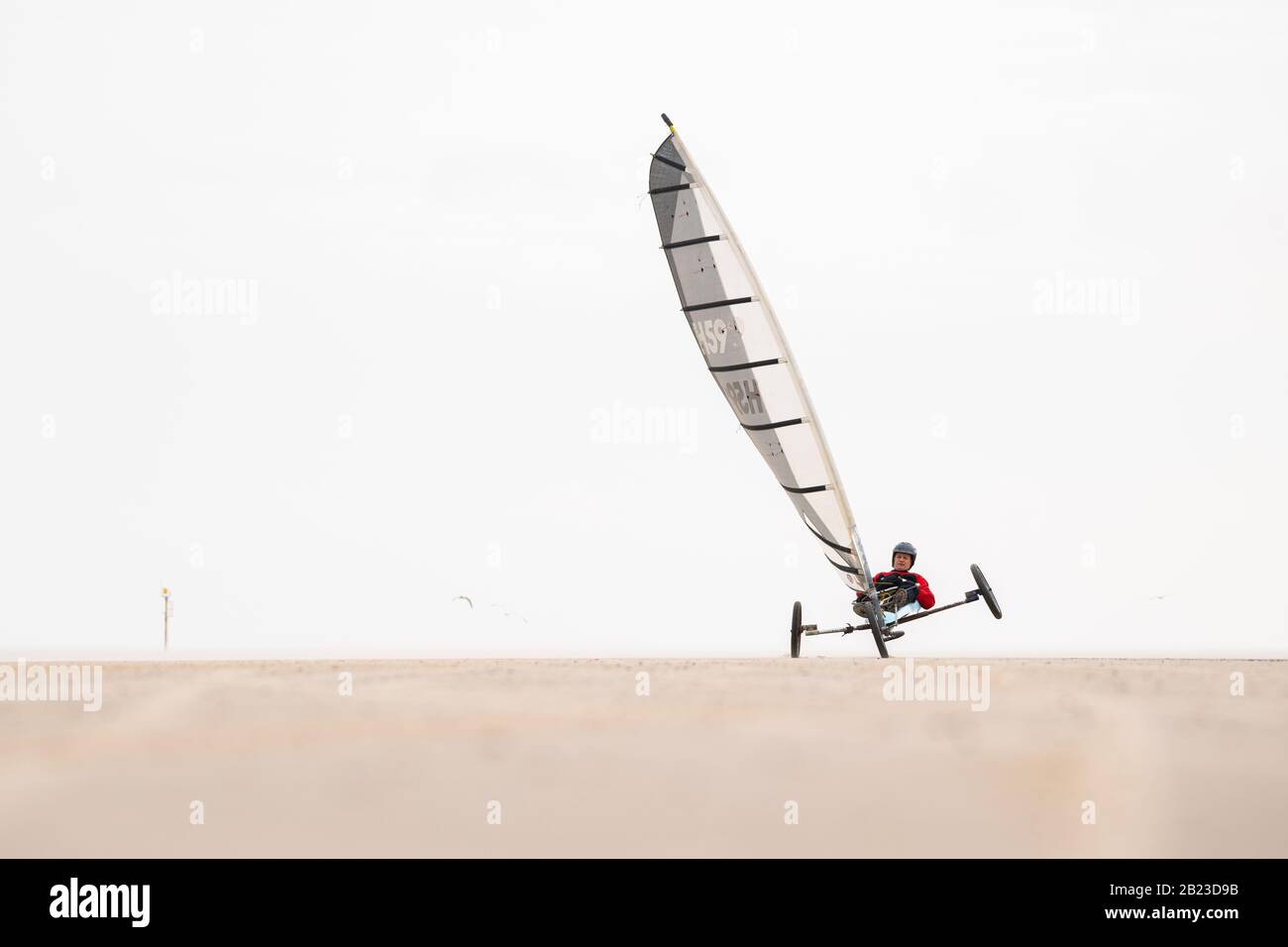 Norderney, Germany. 29th Feb, 2020. Uwe is sailing with his beach ...