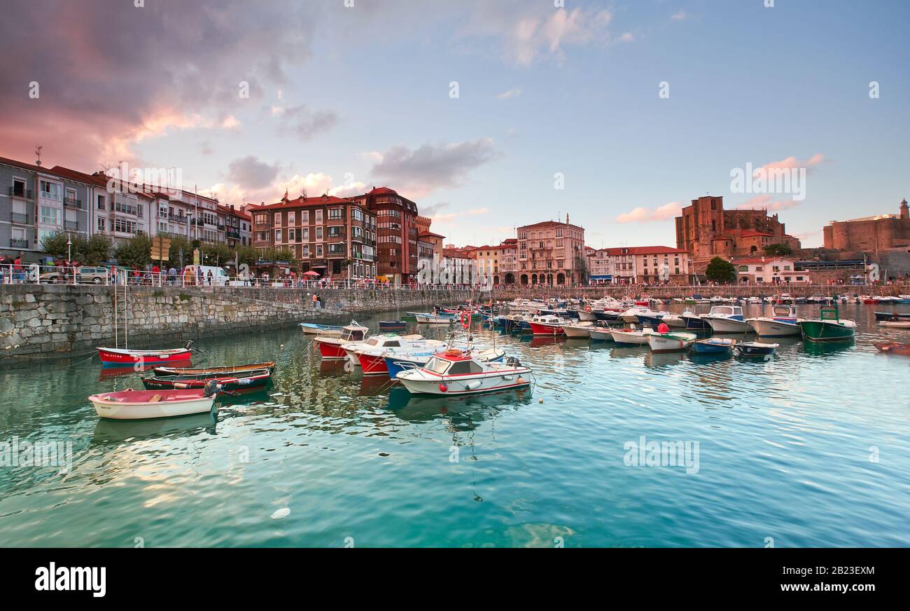 Urdiales hi-res stock photography and images - Alamy