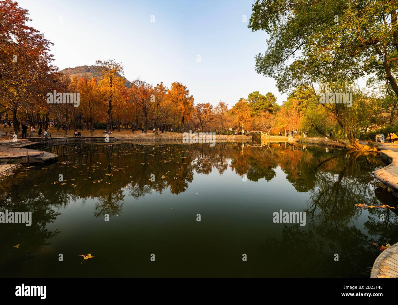 Tianping Shan (Tianping Mountain) during Fall/Autumn in Suzhou, Jiangsu ...
