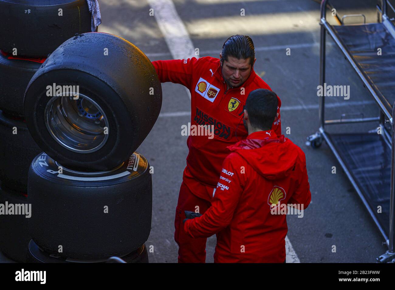 scuderia ferrari mechanics during Pre-season Testing 2020, Barcelona ...