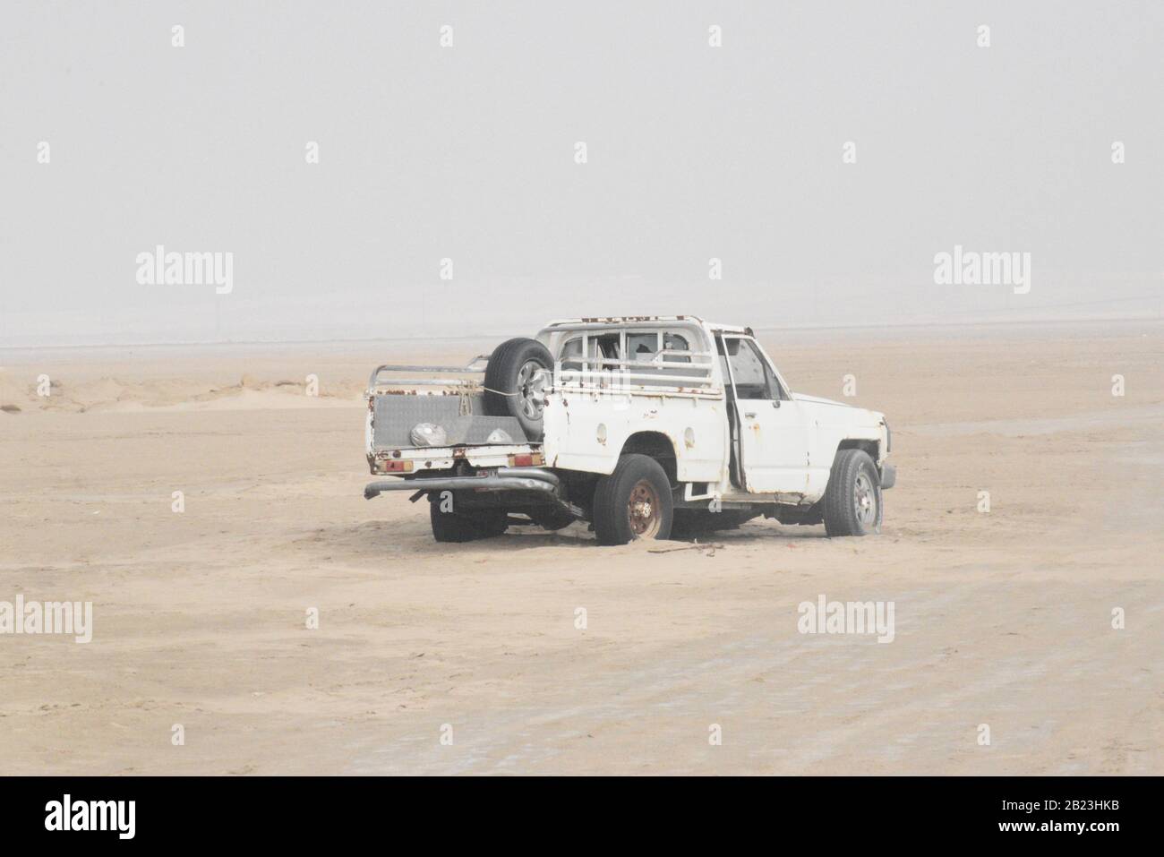 Car stuck in sand hi-res stock photography and images - Alamy