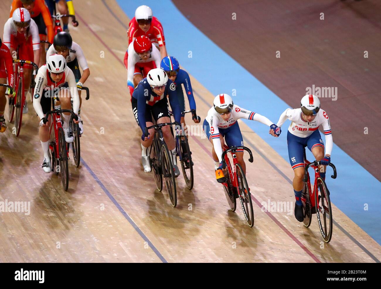 Great Britain's Elinor Barker (right) and Neah Evans compete in the ...