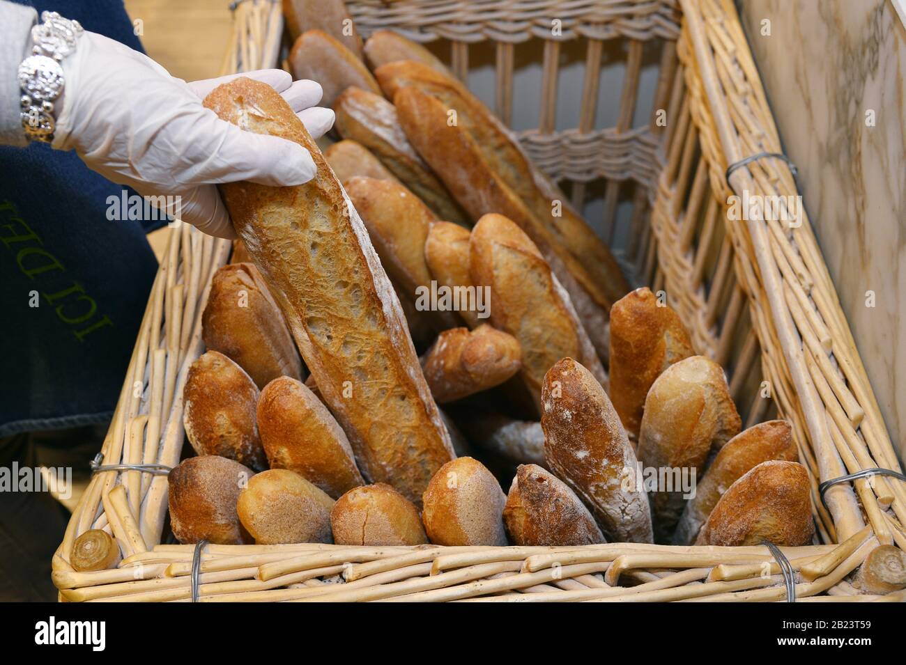 Baguette of tradition in a bakery - Versailles - France Stock Photo - Alamy