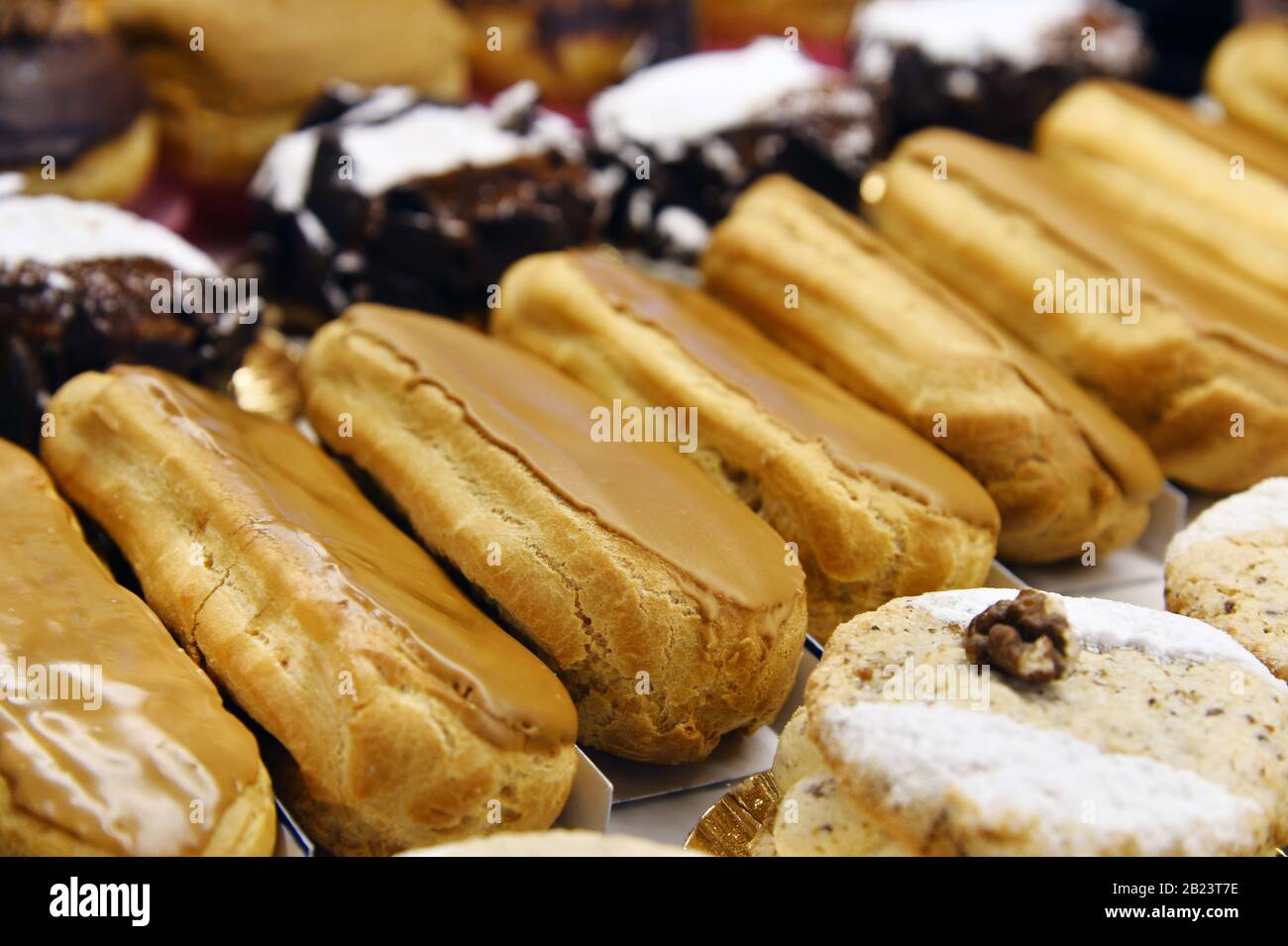 Eclair - French Bakery Pastry Display - Versailles - France Stock Photo ...
