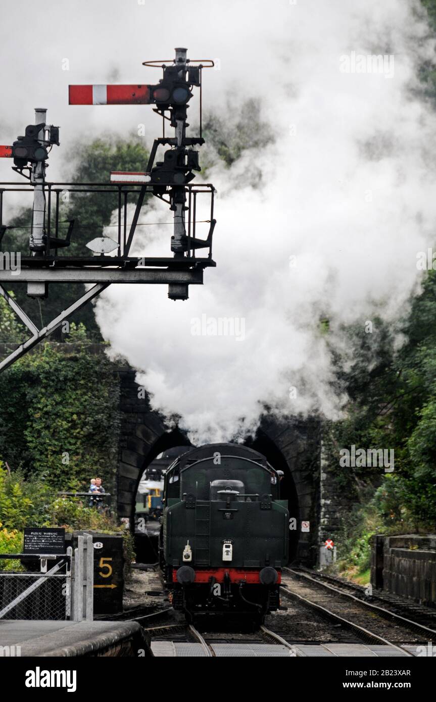 The steam locomotive, No: 75029 is ‘The Green Knight’ at full steam ...