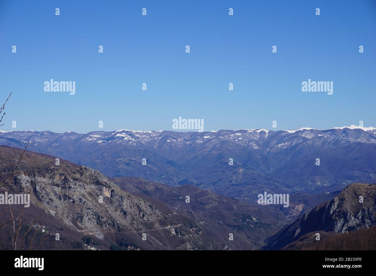 Apuan snow hi-res stock photography and images - Alamy