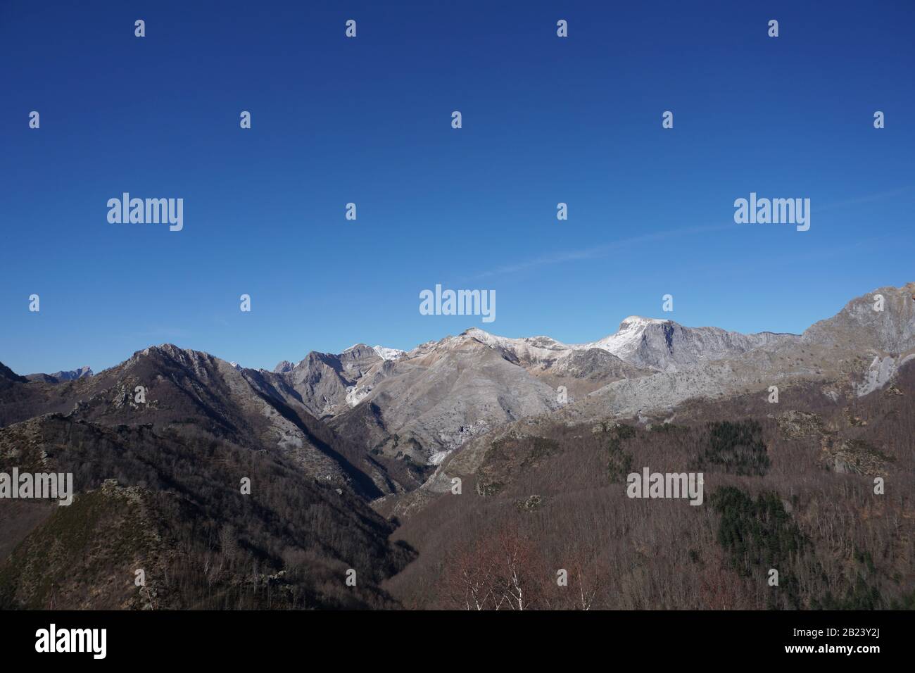 Apuan snow hi-res stock photography and images - Alamy