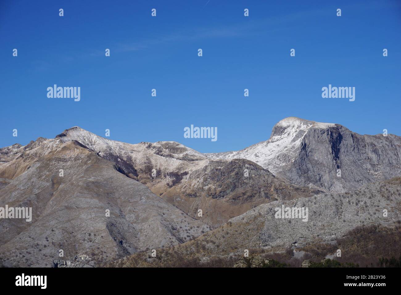 Apuan snow hi-res stock photography and images - Alamy