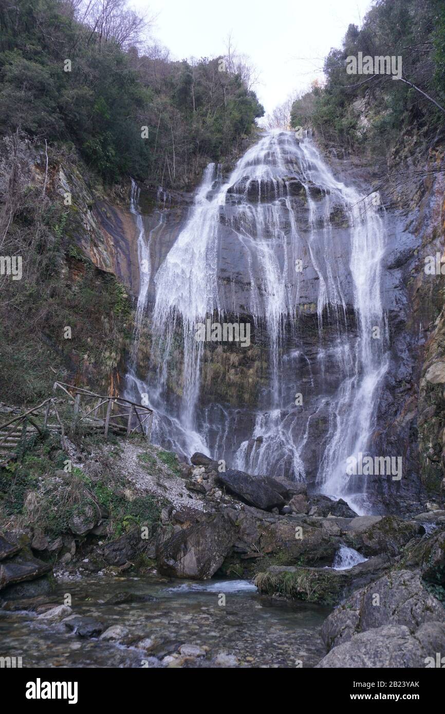 The Acquapendente waterfall in the Apuan Alps Stock Photo - Alamy
