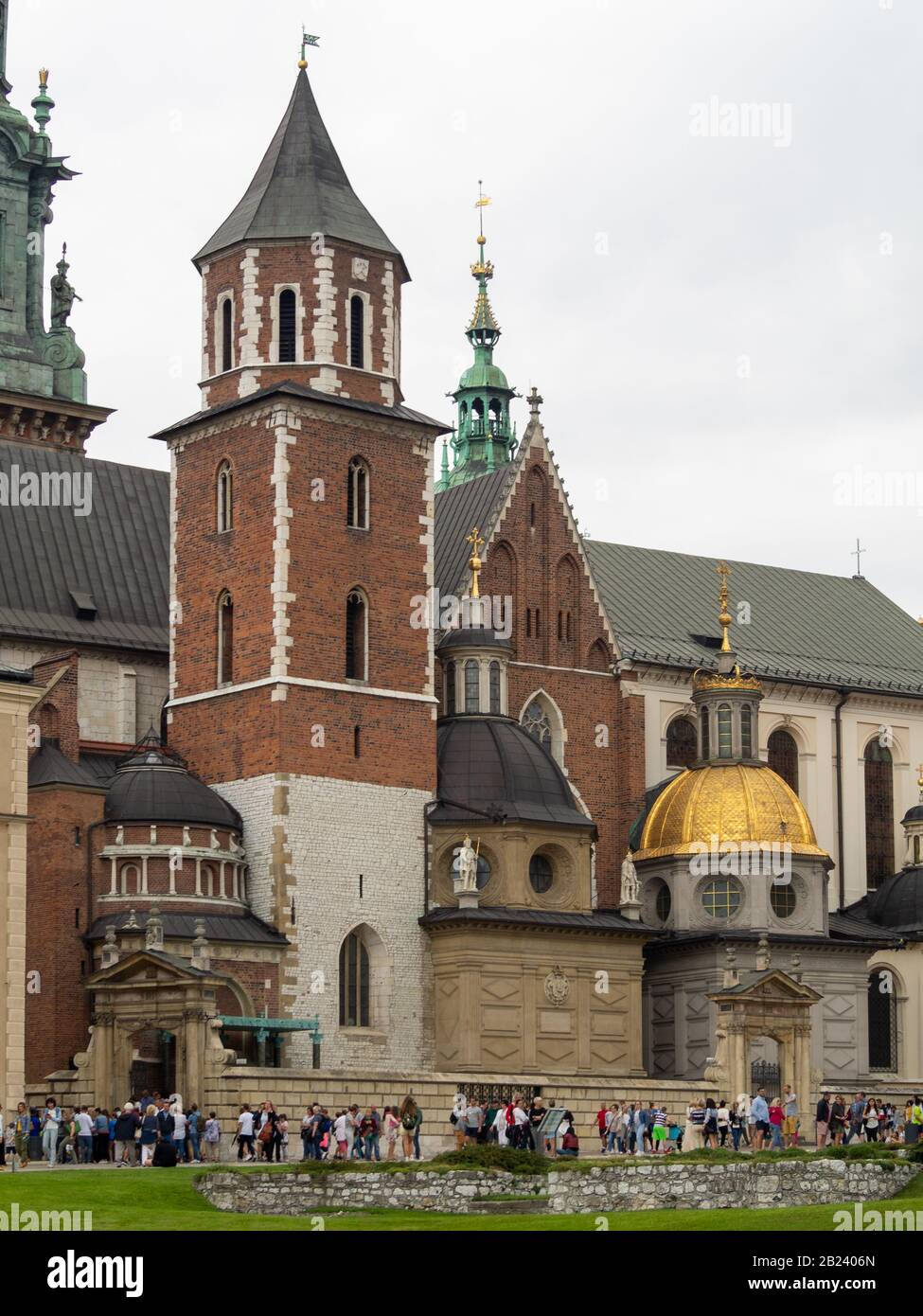 Catholic castle chapel hi-res stock photography and images - Alamy