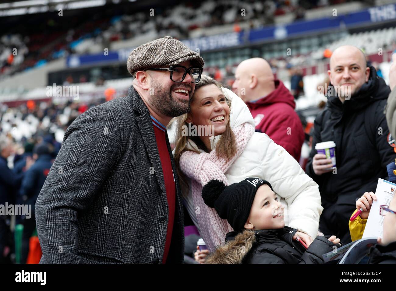 Tom davis comedian hi-res stock photography and images - Alamy