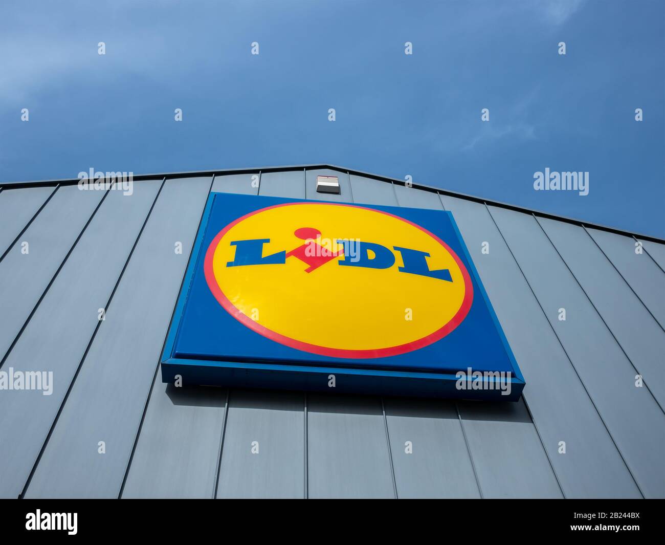Lidl logo hi-res stock photography and images - Alamy
