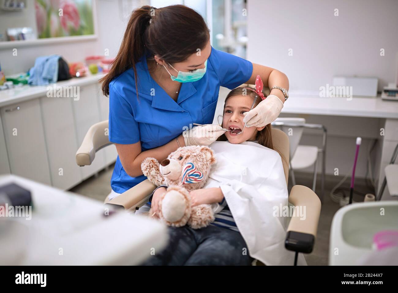 Child teeth checkup hi-res stock photography and images - Alamy