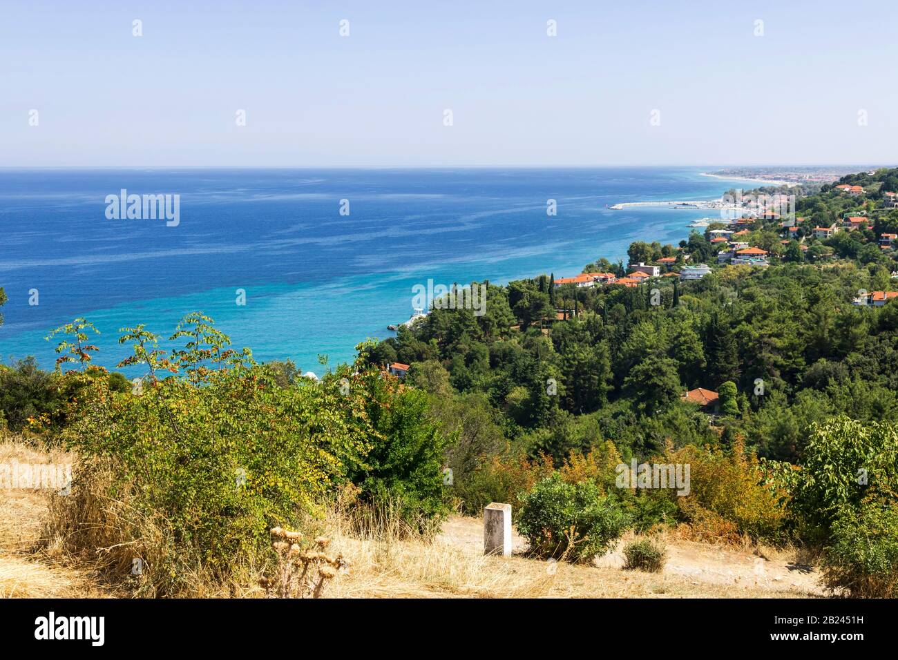 The Platamon Castle is a Crusader castle in northern Greece - Macedonia ...