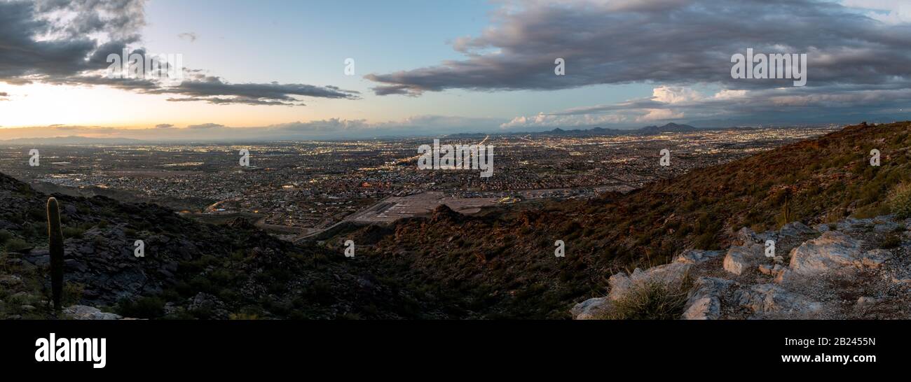 Phoenix arizona desert city hi-res stock photography and images - Alamy