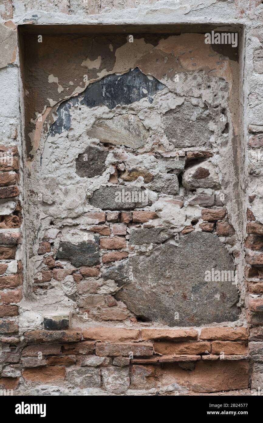 Old damaged wall Stock Photo - Alamy