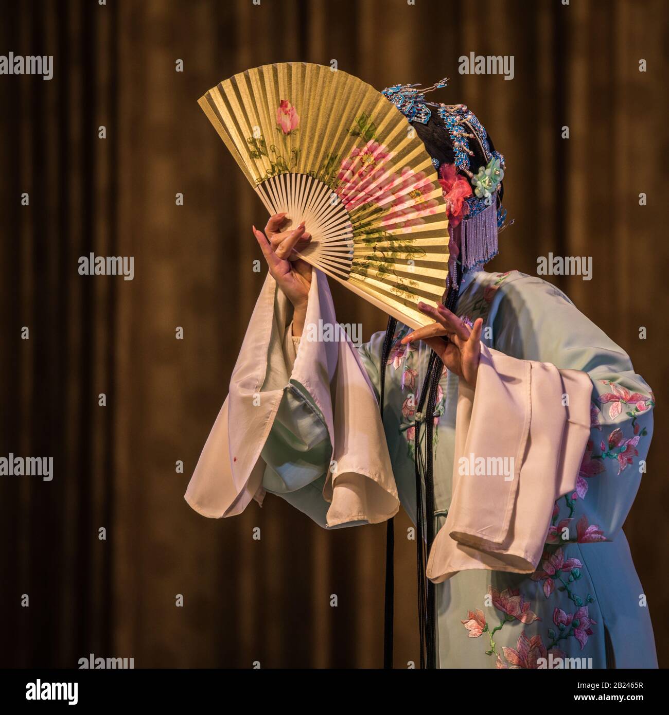 China face painting traditional hi-res stock photography and images - Alamy