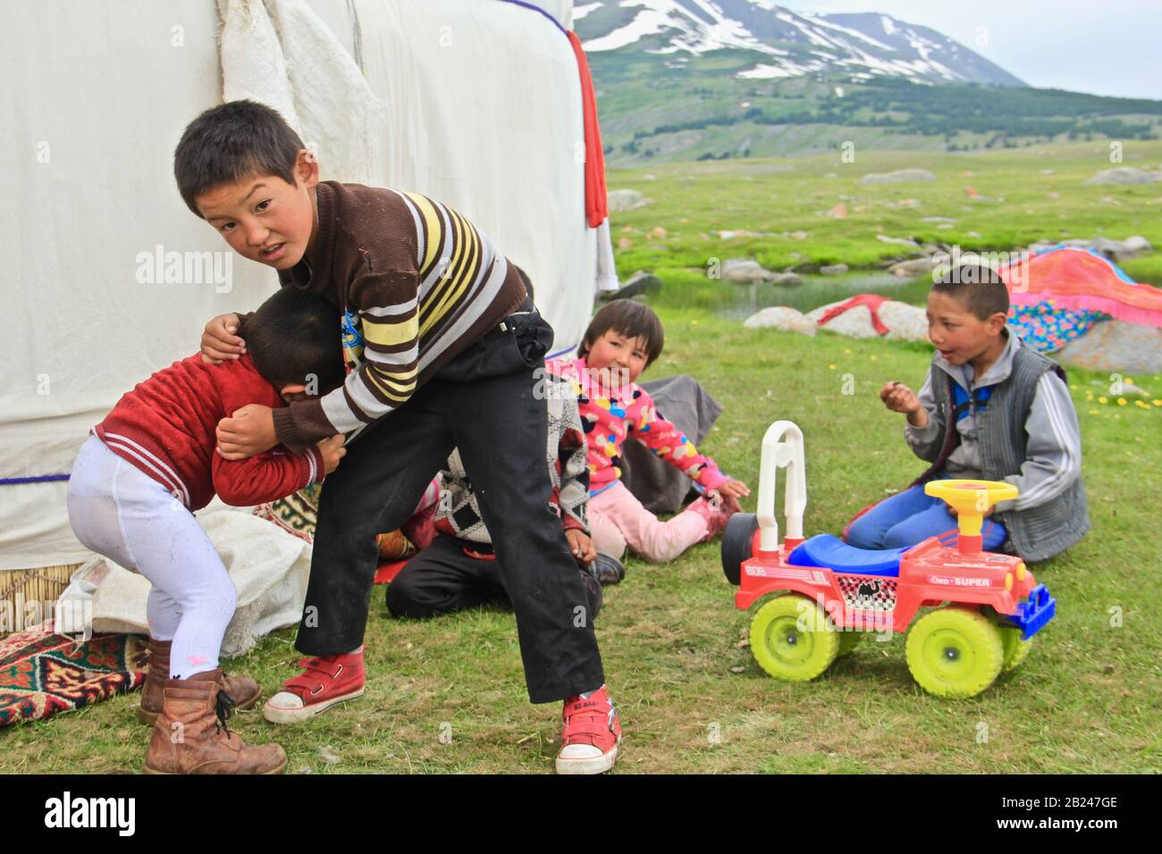 Mongolian lifestyle, Nomadic lifestyle in Western Mongolia Stock Photo ...