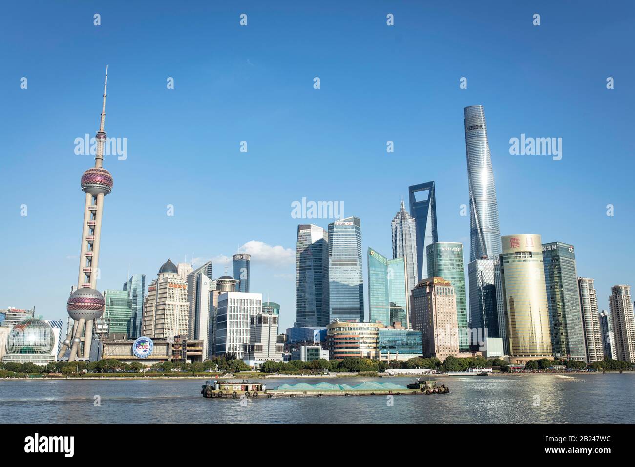 Skyline with high rise buildings hi-res stock photography and images ...