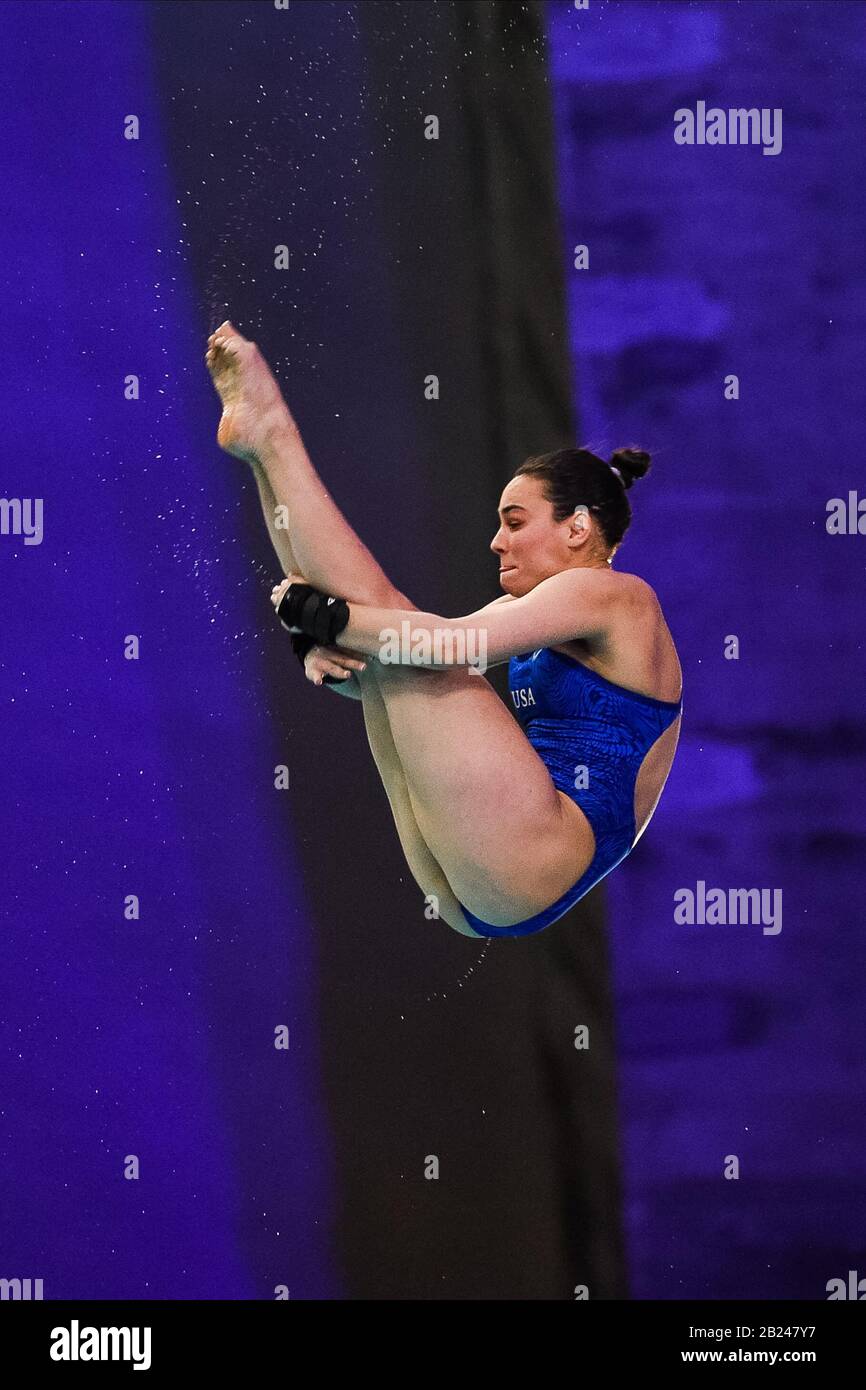 Womens diving platform hi-res stock photography and images - Alamy