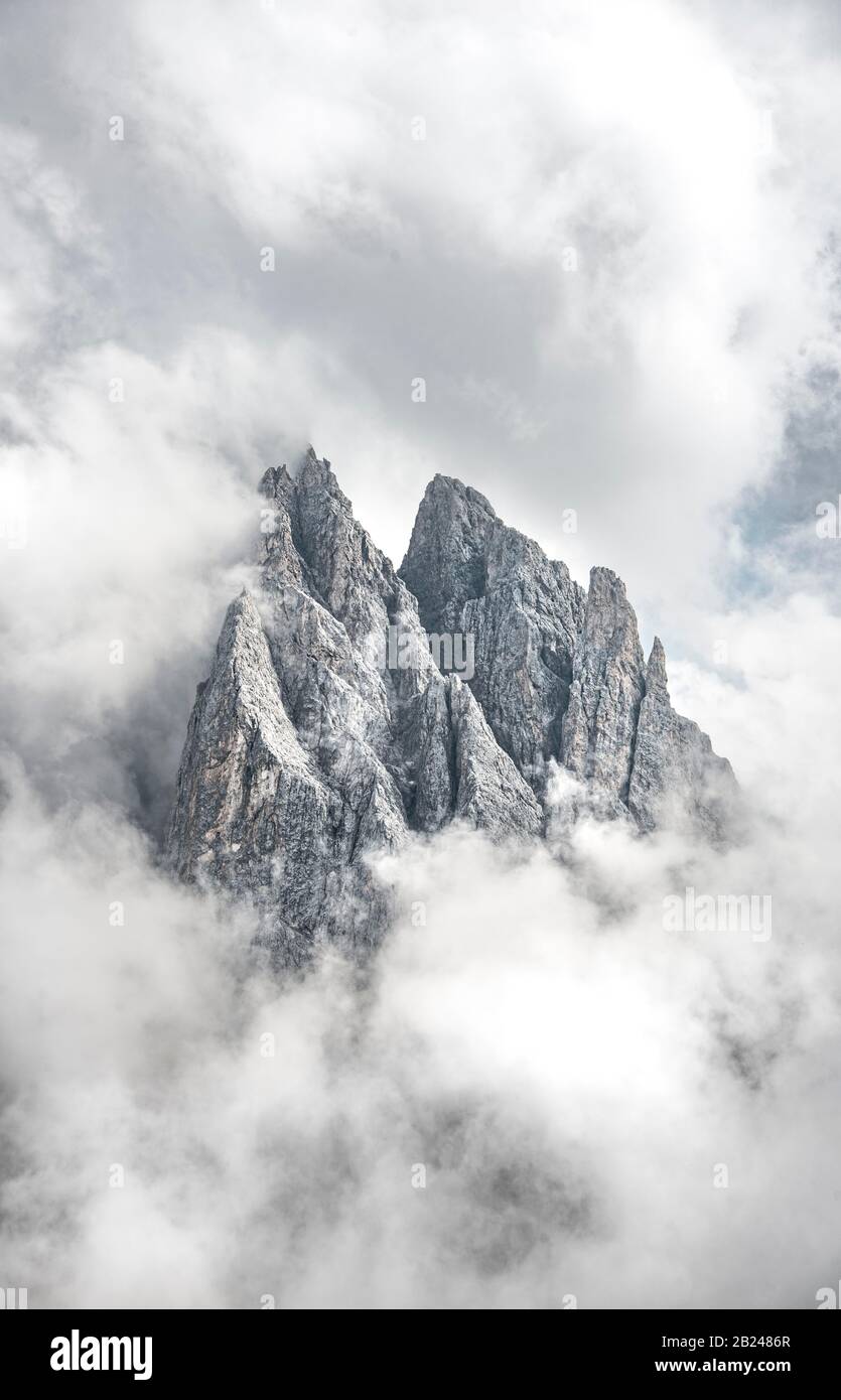 Cloudy mountain peaks of the Geisler group, Geisler peaks, Villnoesstal ...