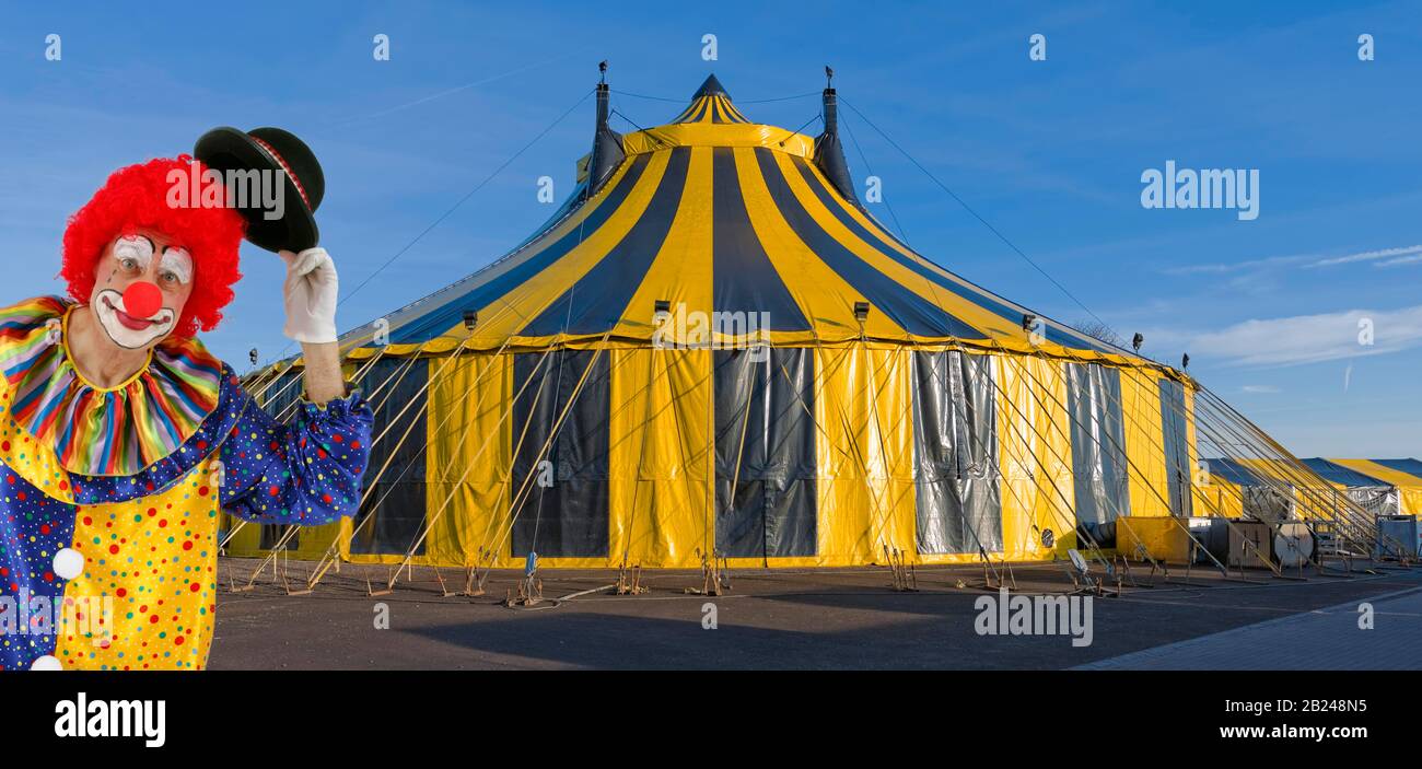 PHOTOMONTAGE, Clown greets, circus tent, Germany Stock Photo - Alamy