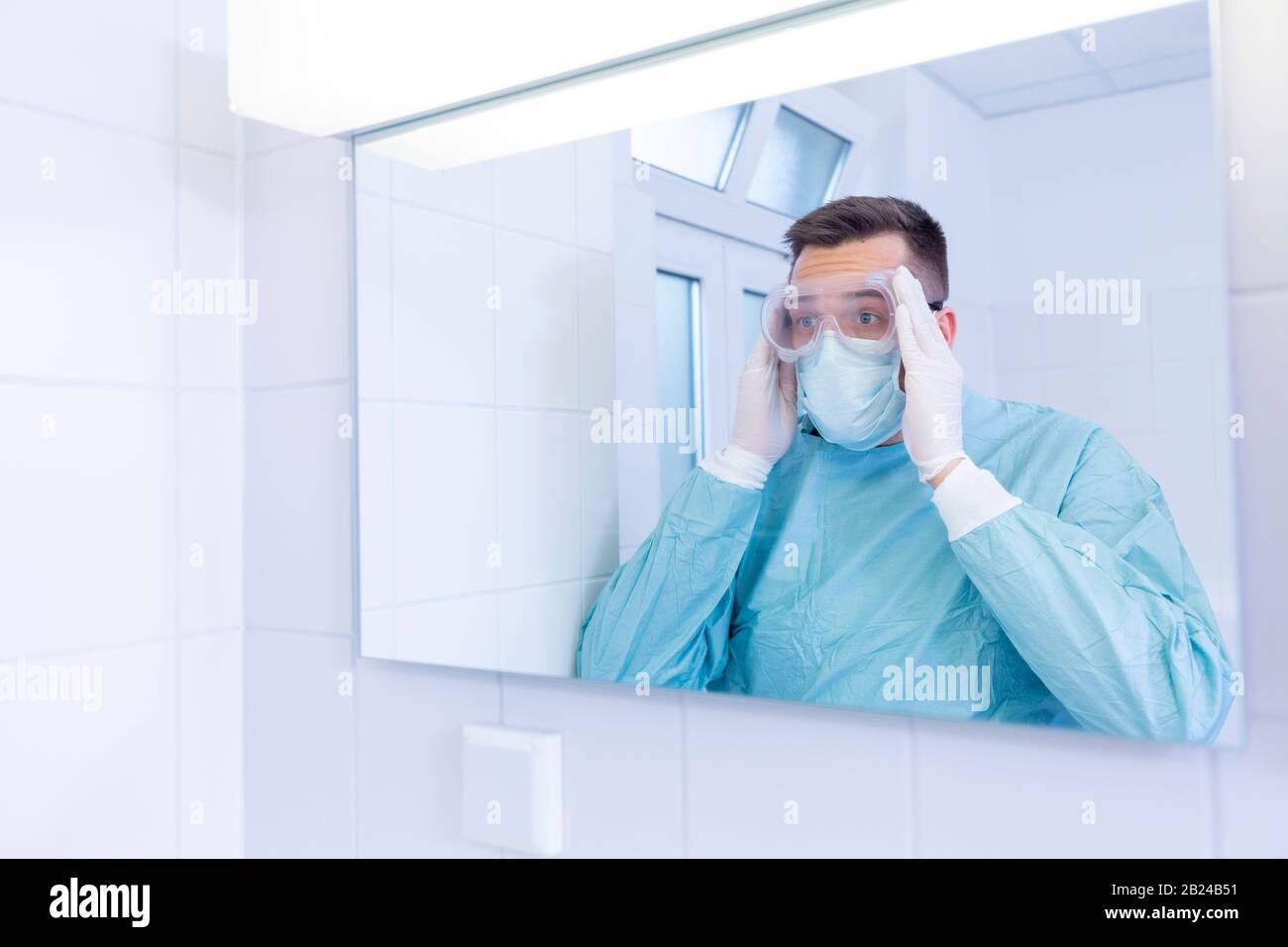 Medical protection suit hi-res stock photography and images - Alamy