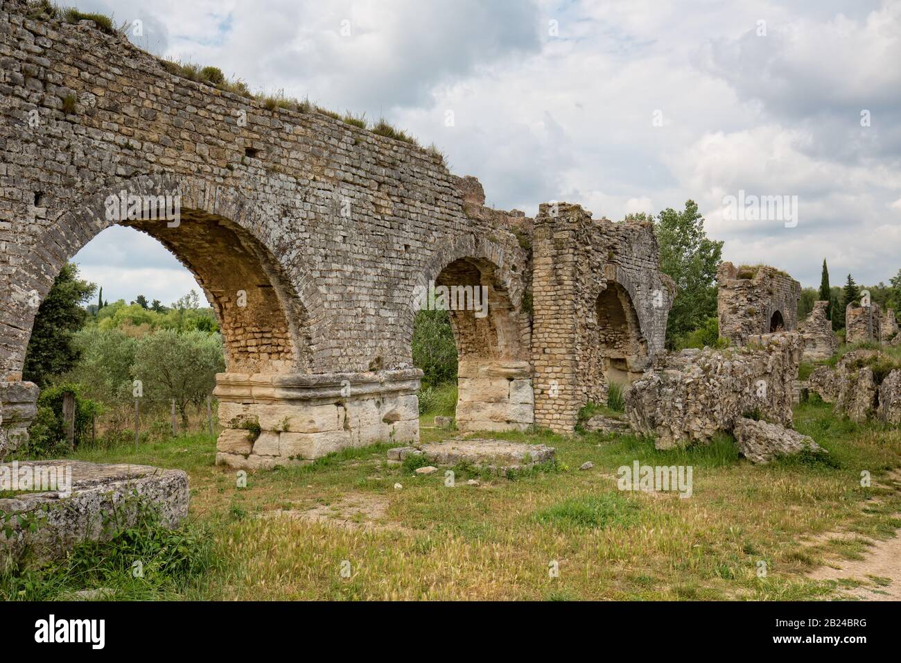 Barbegal aqueduct and mill hi-res stock photography and images - Alamy