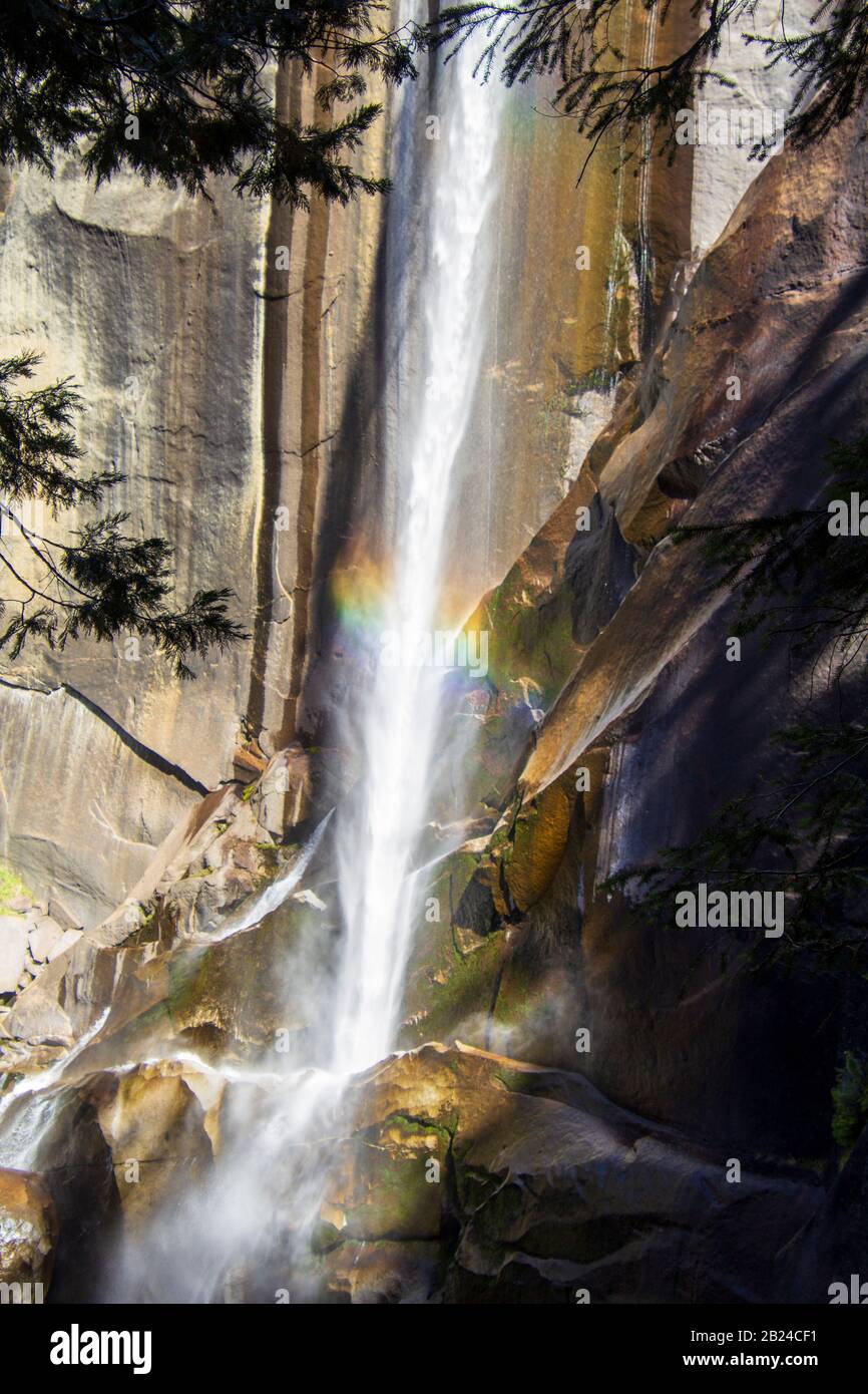 Rainbow waterfalls yosemite national park hi-res stock photography and ...