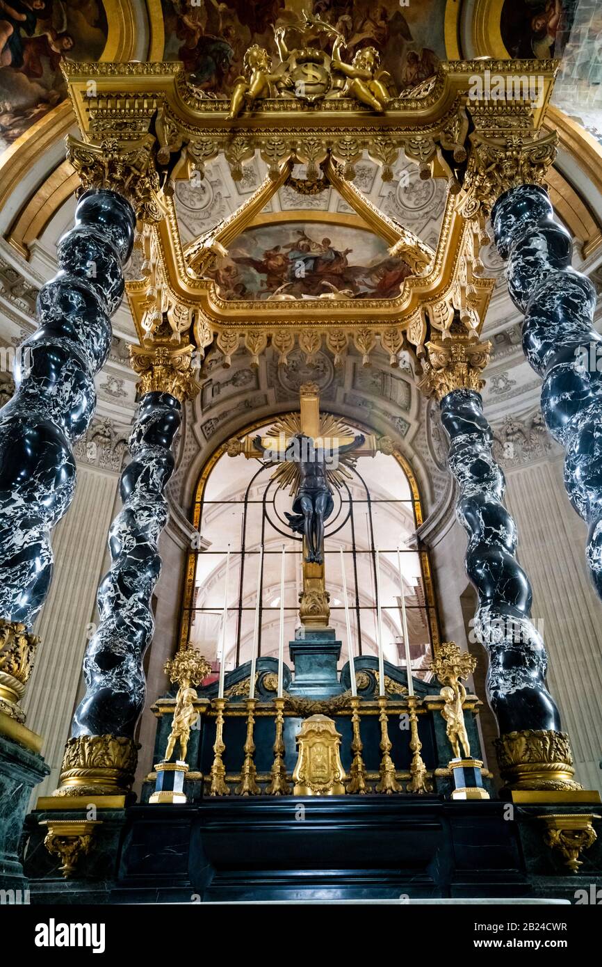 The grand altar and canopy, Les Invalides, Paris, France Stock Photo ...