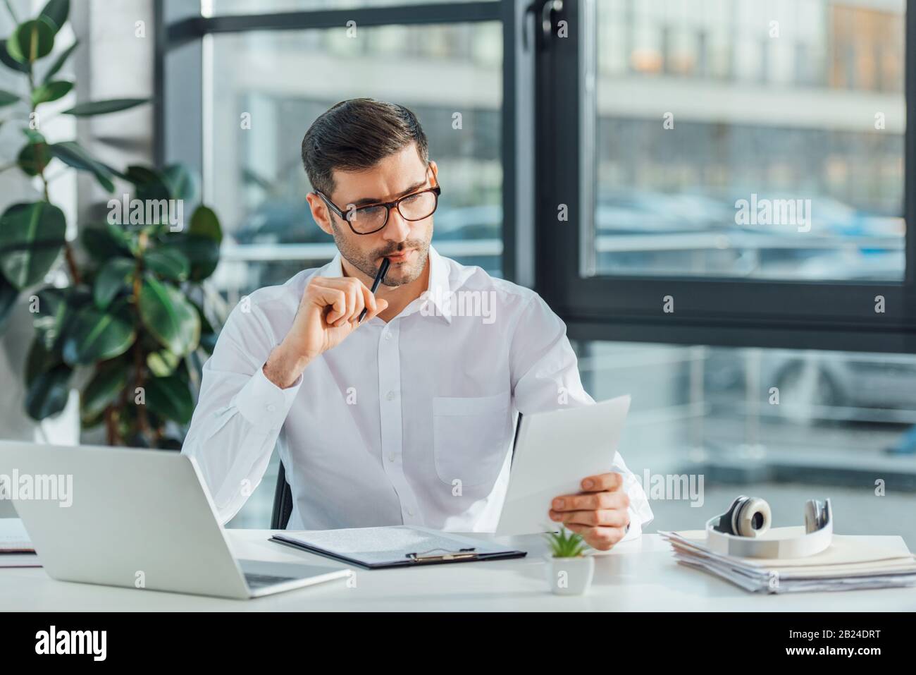 Professional translator hi-res stock photography and images - Alamy