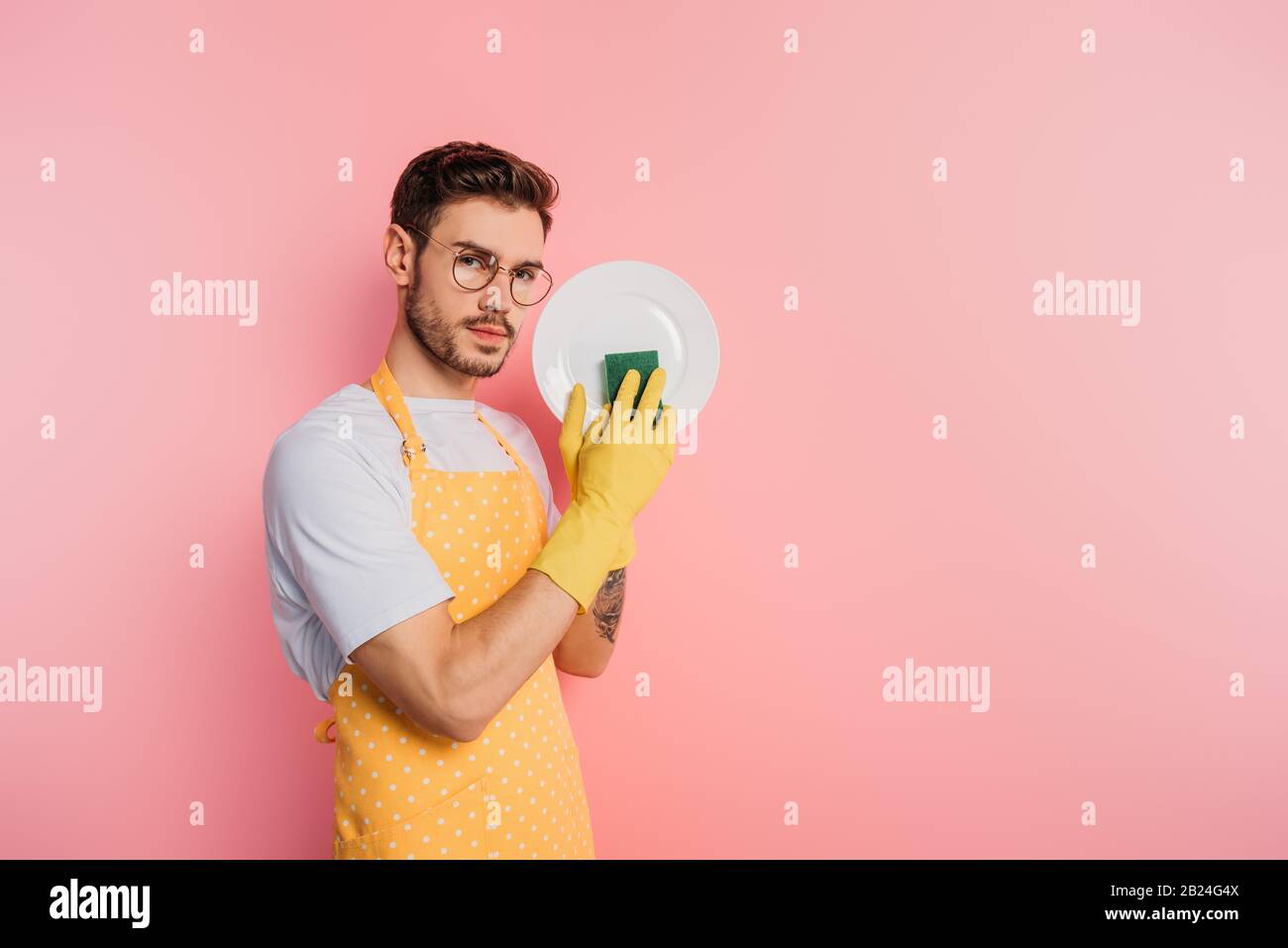 Serious plate cleaning hi-res stock photography and images - Alamy