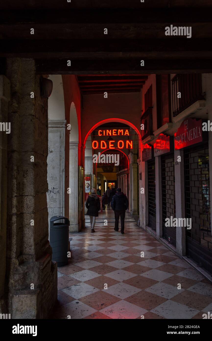 Old odeon cinema building hi-res stock photography and images - Alamy