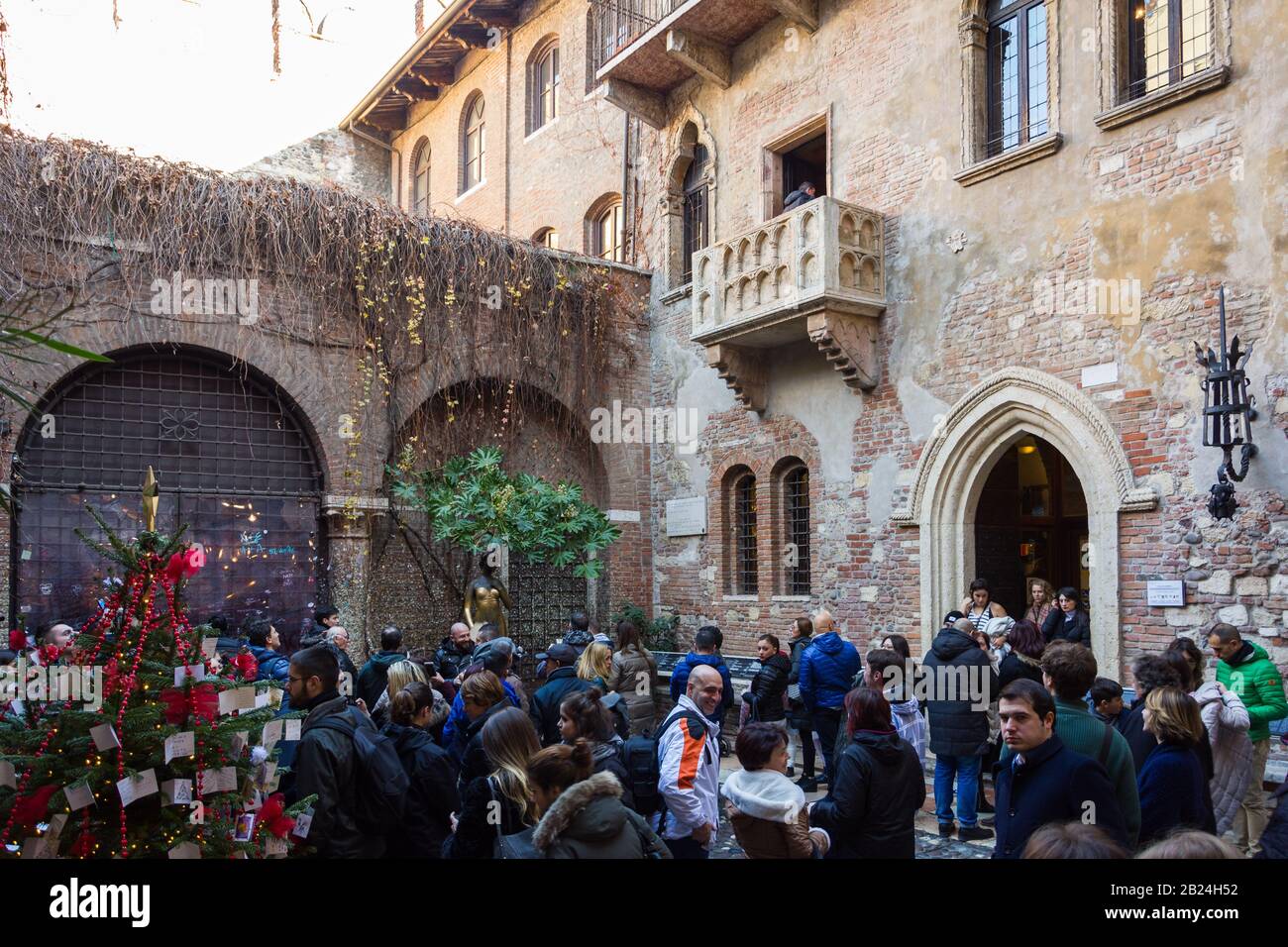 Landmark verona juliet's house hi-res stock photography and images - Alamy