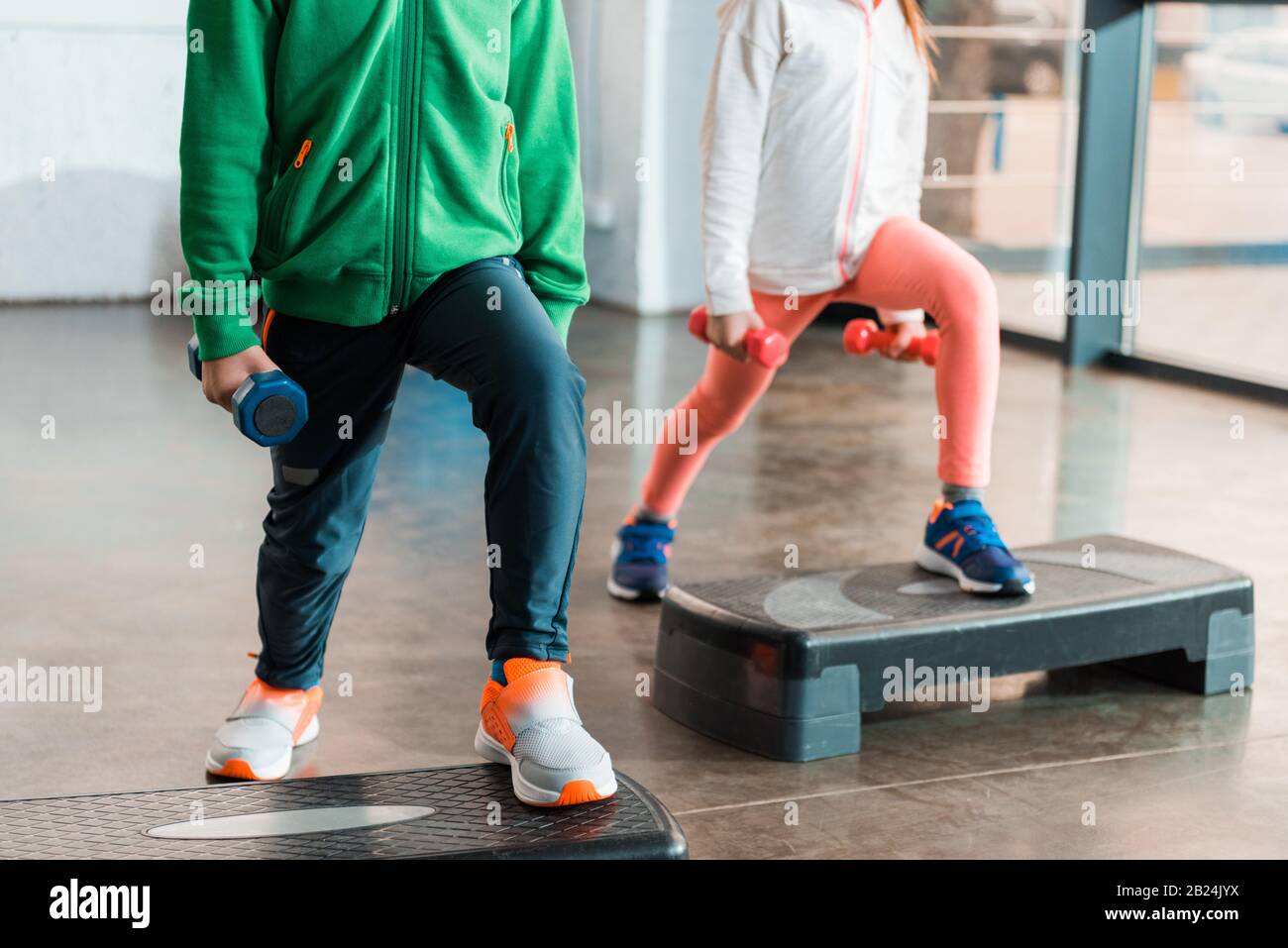 Working platforms hi-res stock photography and images - Alamy