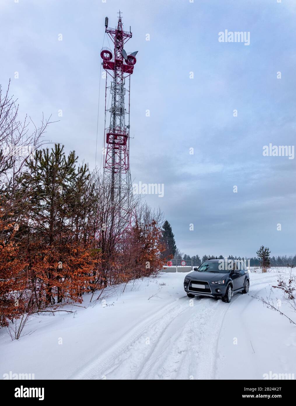 Radio and tv antenna hi-res stock photography and images - Alamy