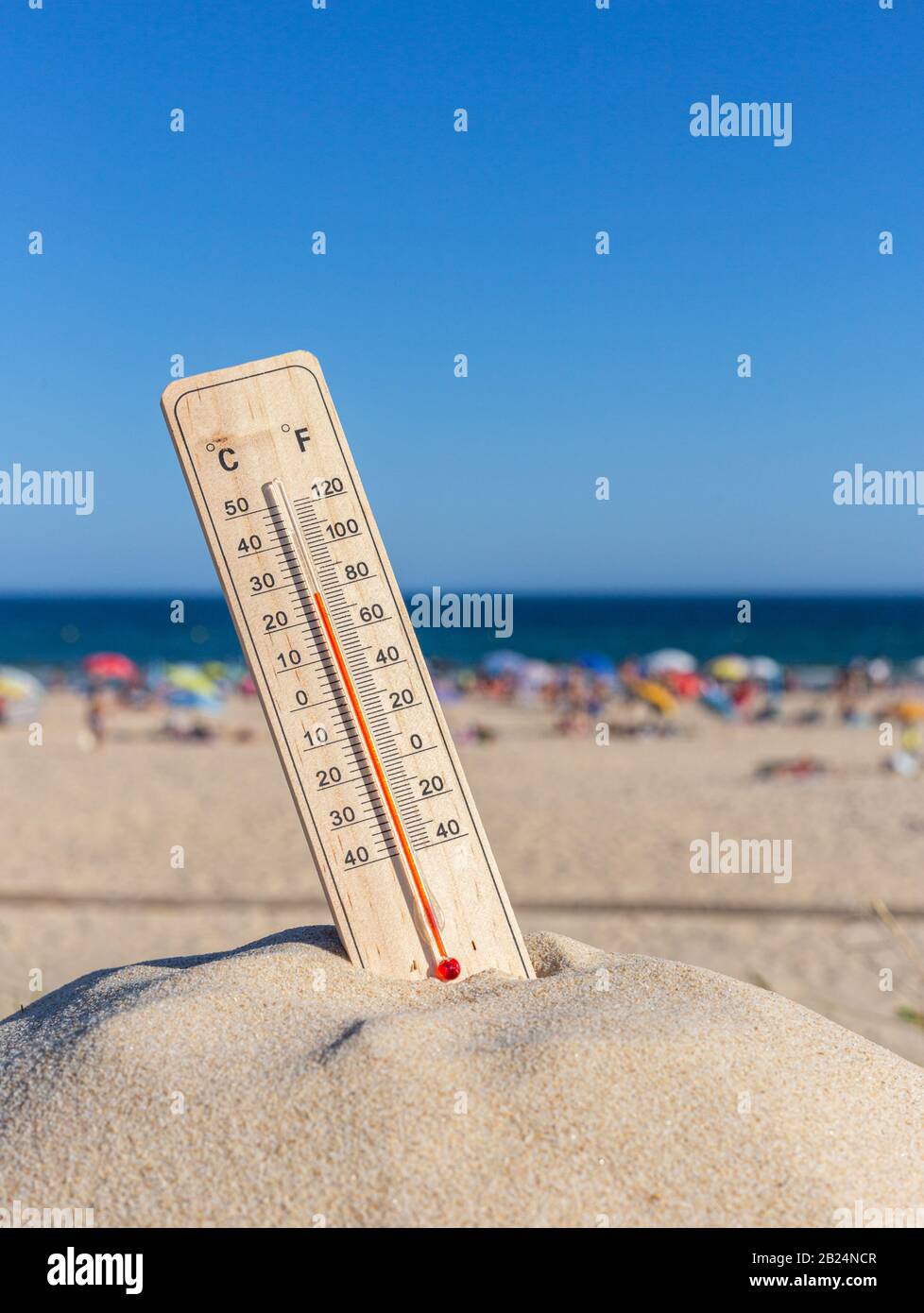 Thermometer for the temperature on the beach, in the summer in the heat ...