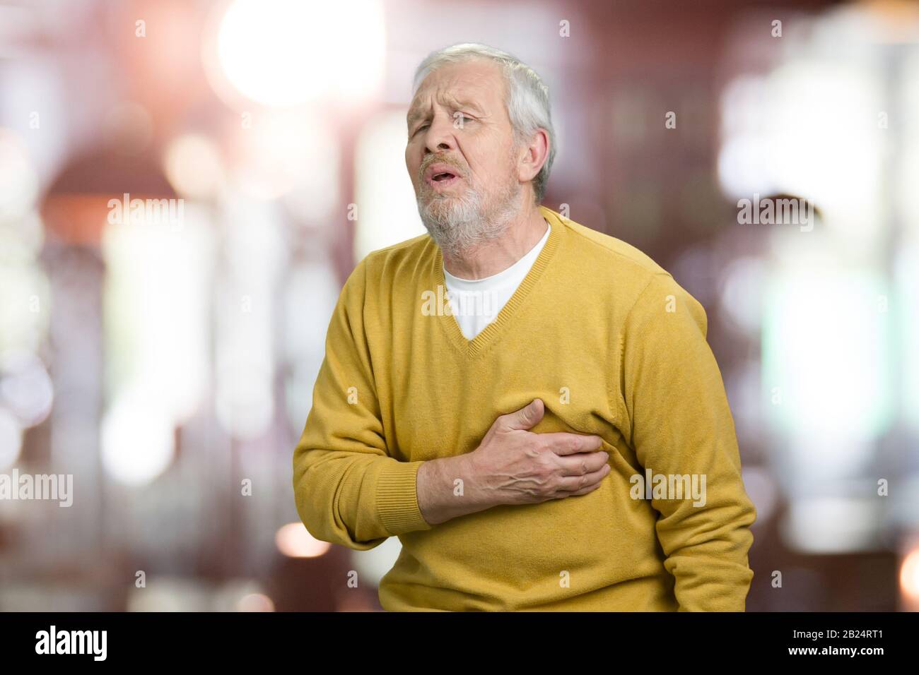 Old man heart attack hi-res stock photography and images - Alamy
