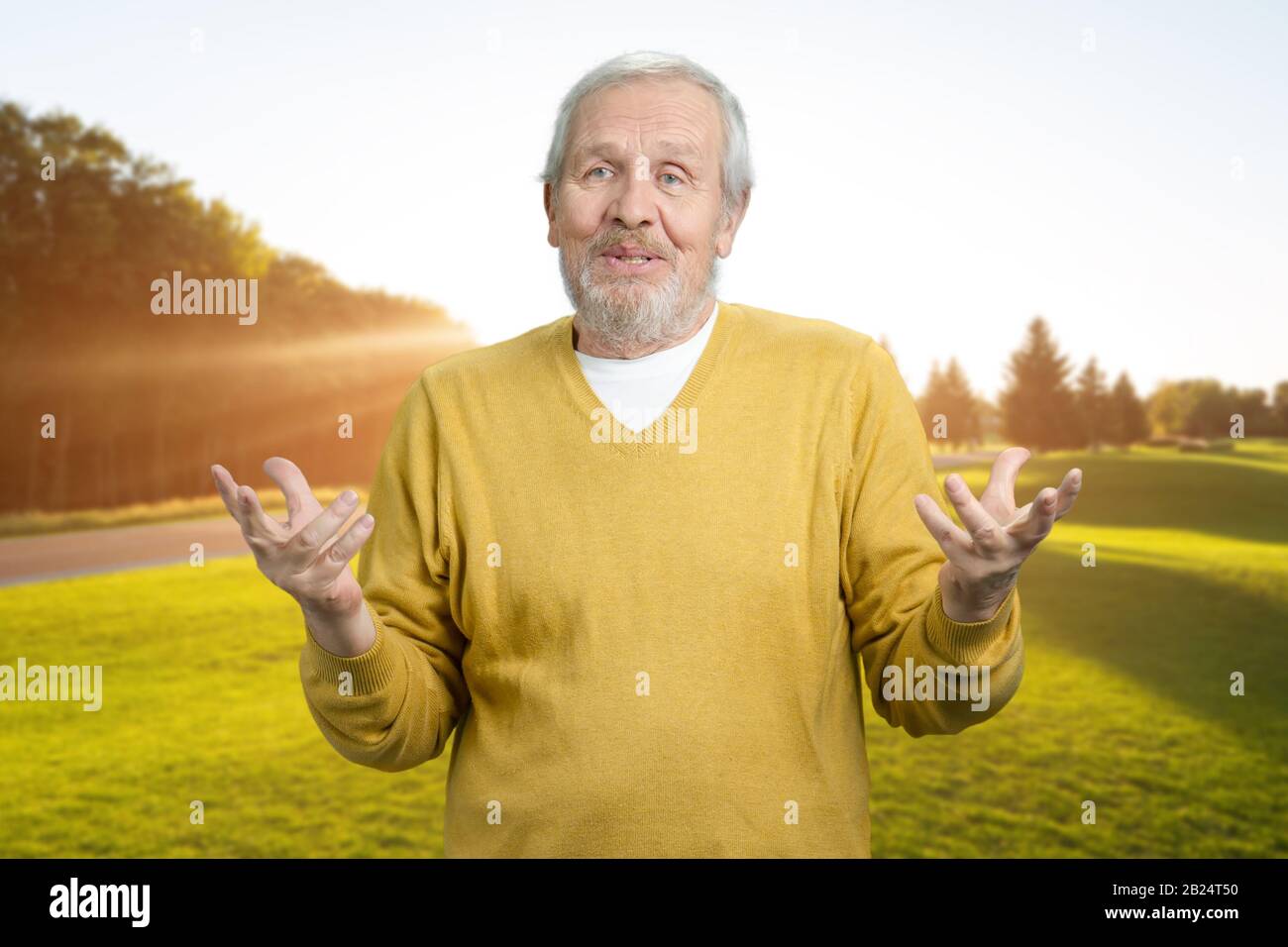 Old man gray hair talking hi-res stock photography and images - Alamy