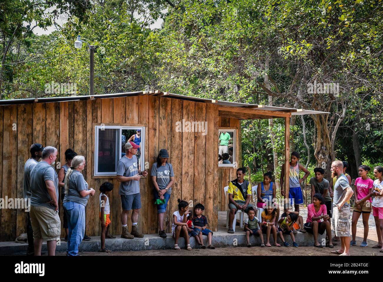 Native american poverty house hi-res stock photography and images - Alamy