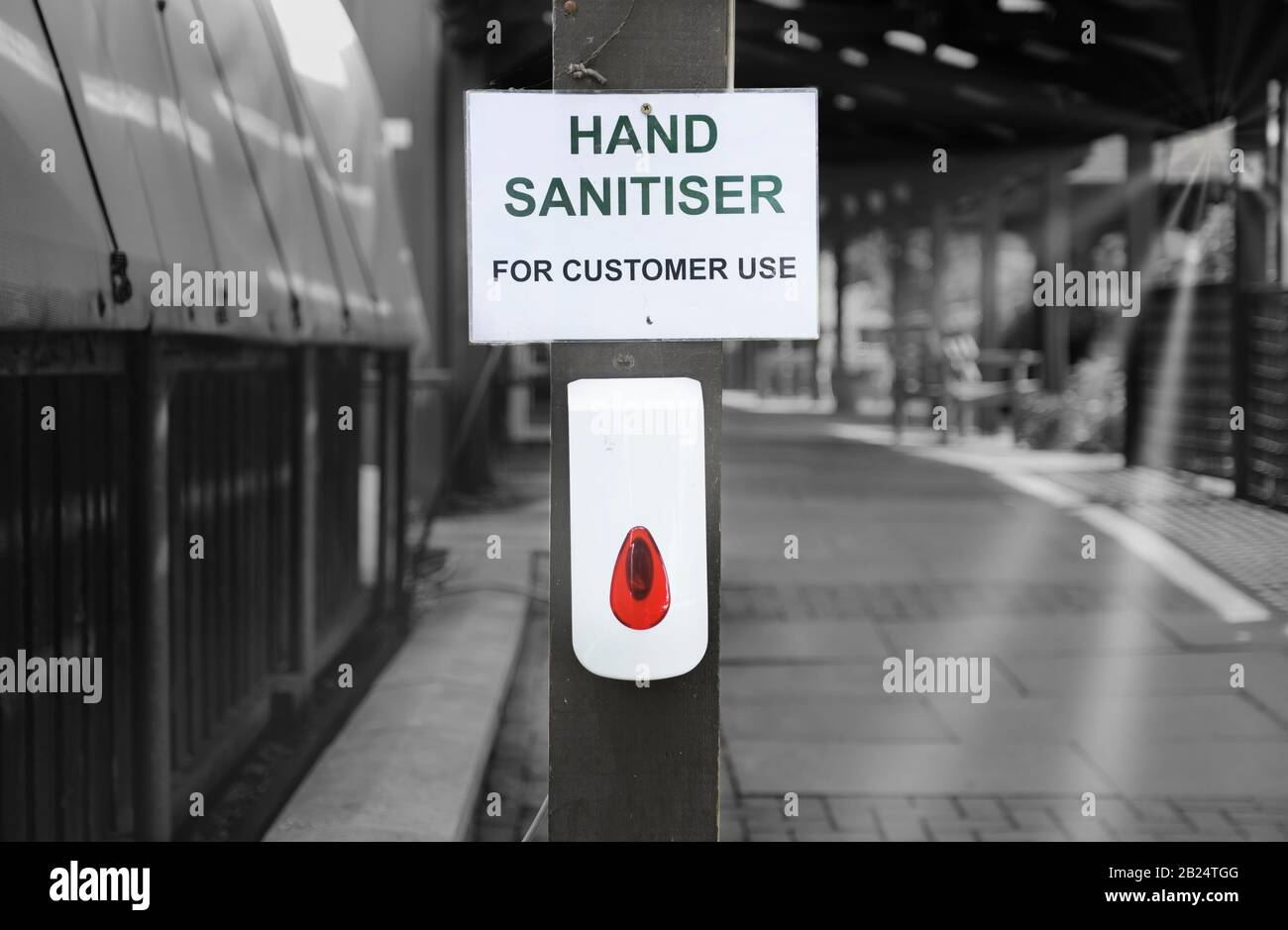 Hand sanitiser dispenser hi-res stock photography and images - Alamy