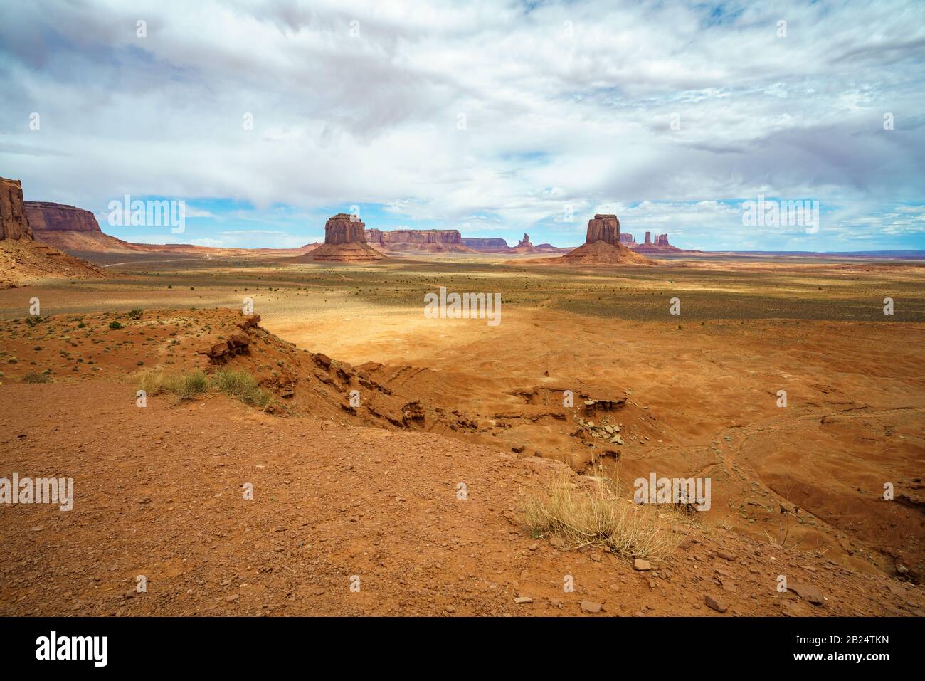 the scenic drive in the monument valley in the usa Stock Photo - Alamy